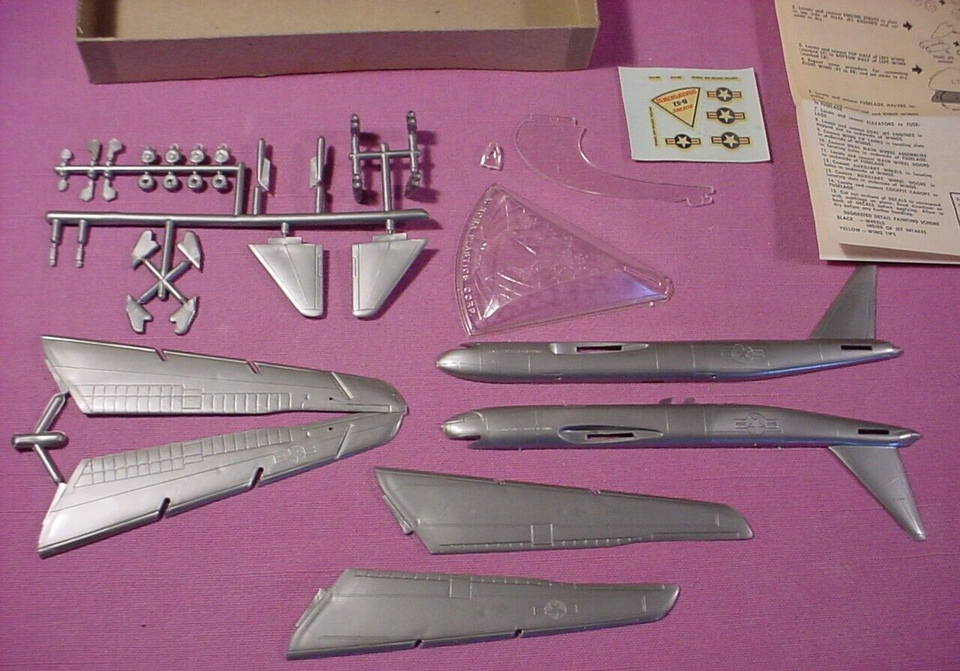 Vintage AURORA Boeing B-52 STRATOFORTRESS Bomber 1961 Issue 1:270 Kit ...