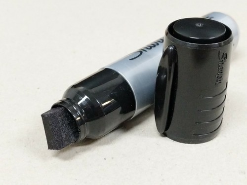 12 x Sharpie Magnum Permanent Marker Chisel 2-15mm Extra Wide Black ...