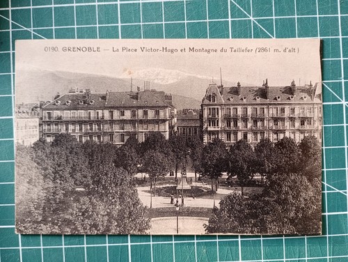 xf182 CPA circa 1920 Grenoble - place Victor Hugo et montagne de ...
