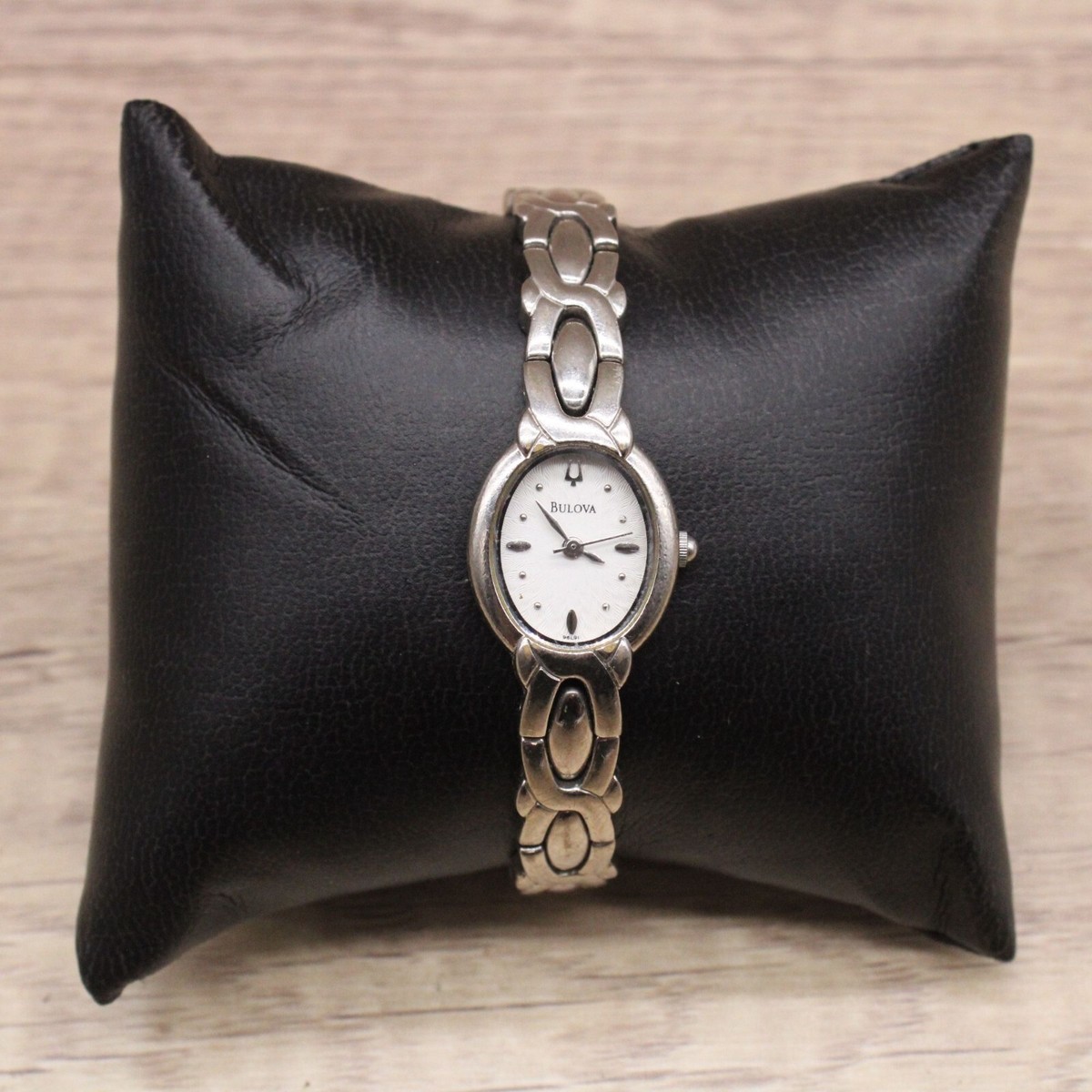 Bulova Swiss Made Watch Womens Silver Tone Stainless Steel Bulova Swiss Made Watch Womens Silver Tone Stainless Steel