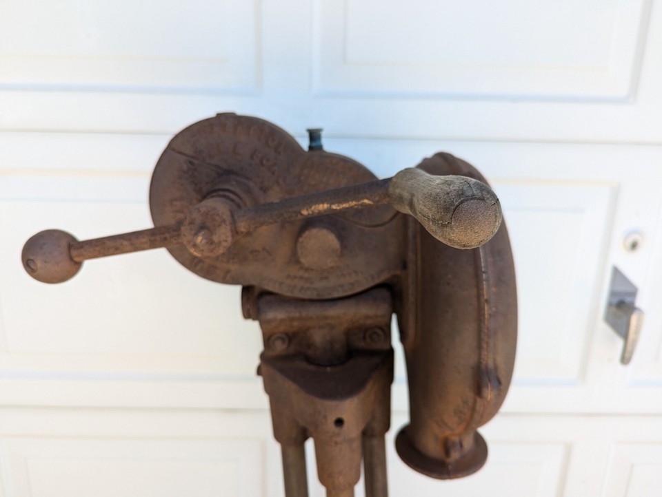 ANTIQUE Champion No. 400 Forge Blower Hand Crank Blacksmith Coal ...