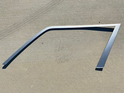 1246701422 Rear Right Quarter Window Trim Molding W124 300TE E320 Wagon ...