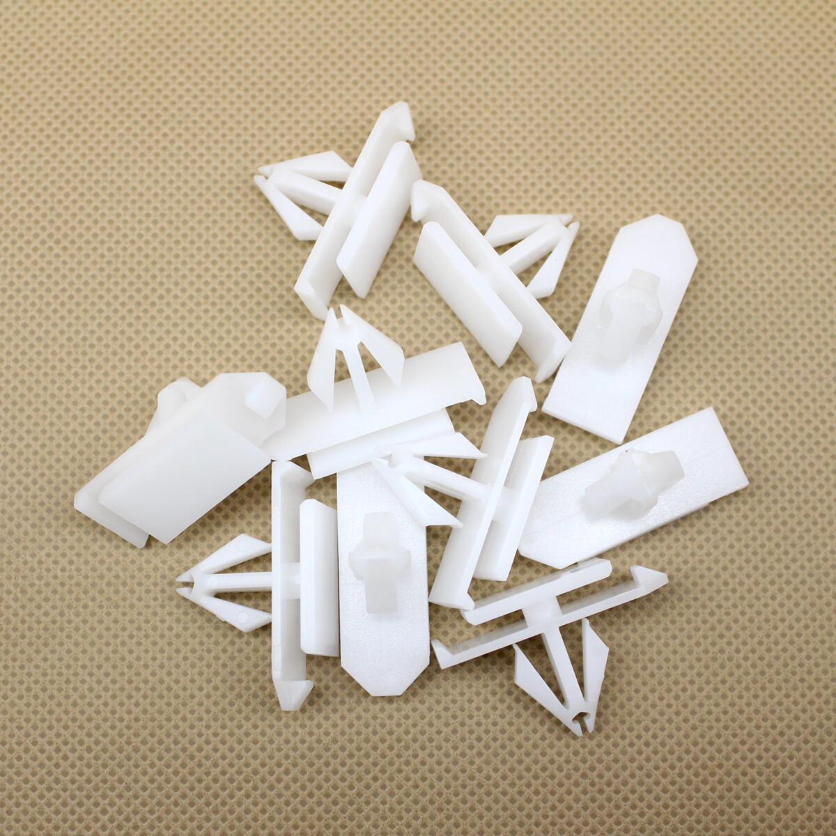 10pcs 2008-On MALIBU Rocker Moulding Nylon Clips For GM Chevy 11562563 ...