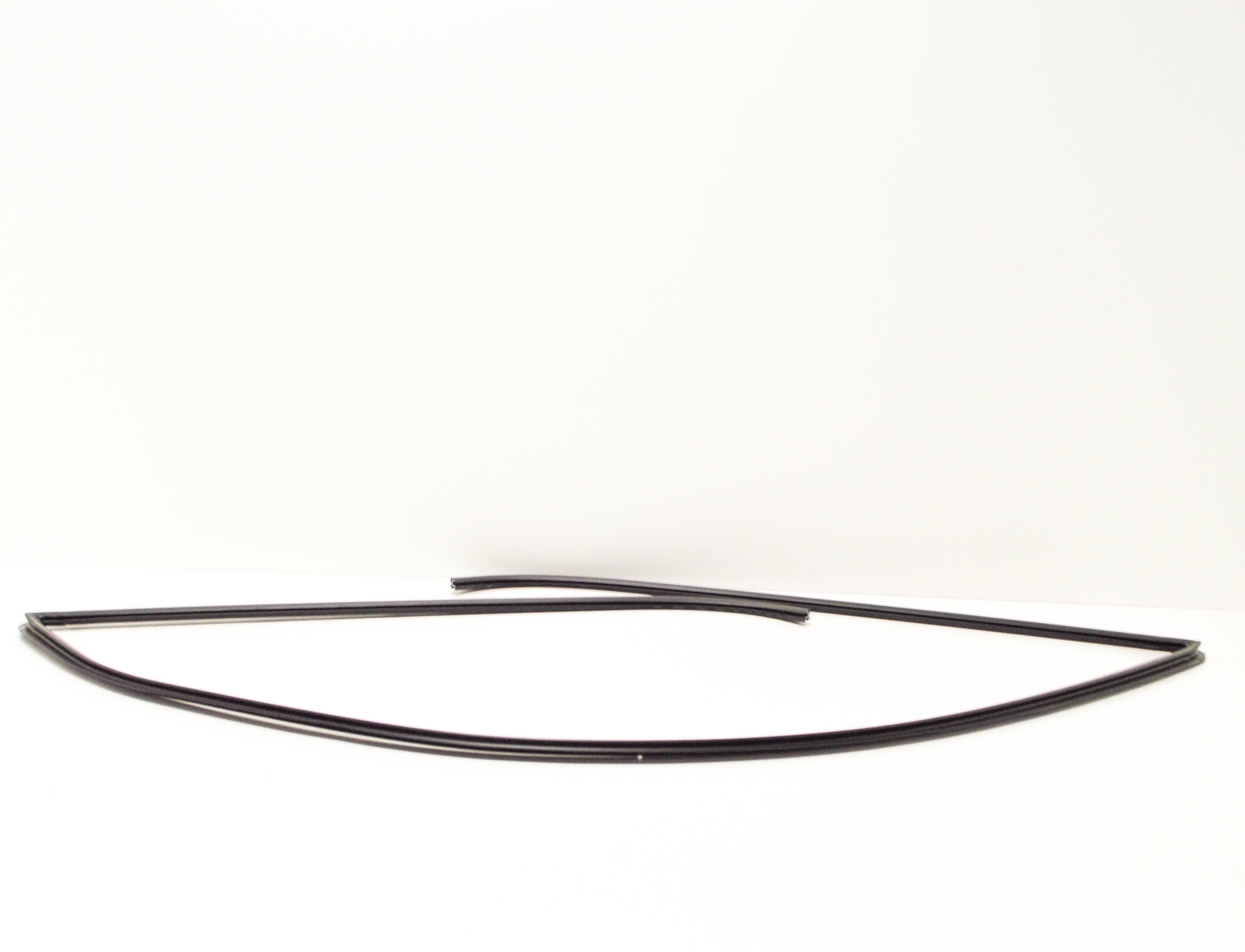 BMW 5 E60 Rear Upper Windscreen Seal 51317027916 7027916 NEW GENUINE | eBay