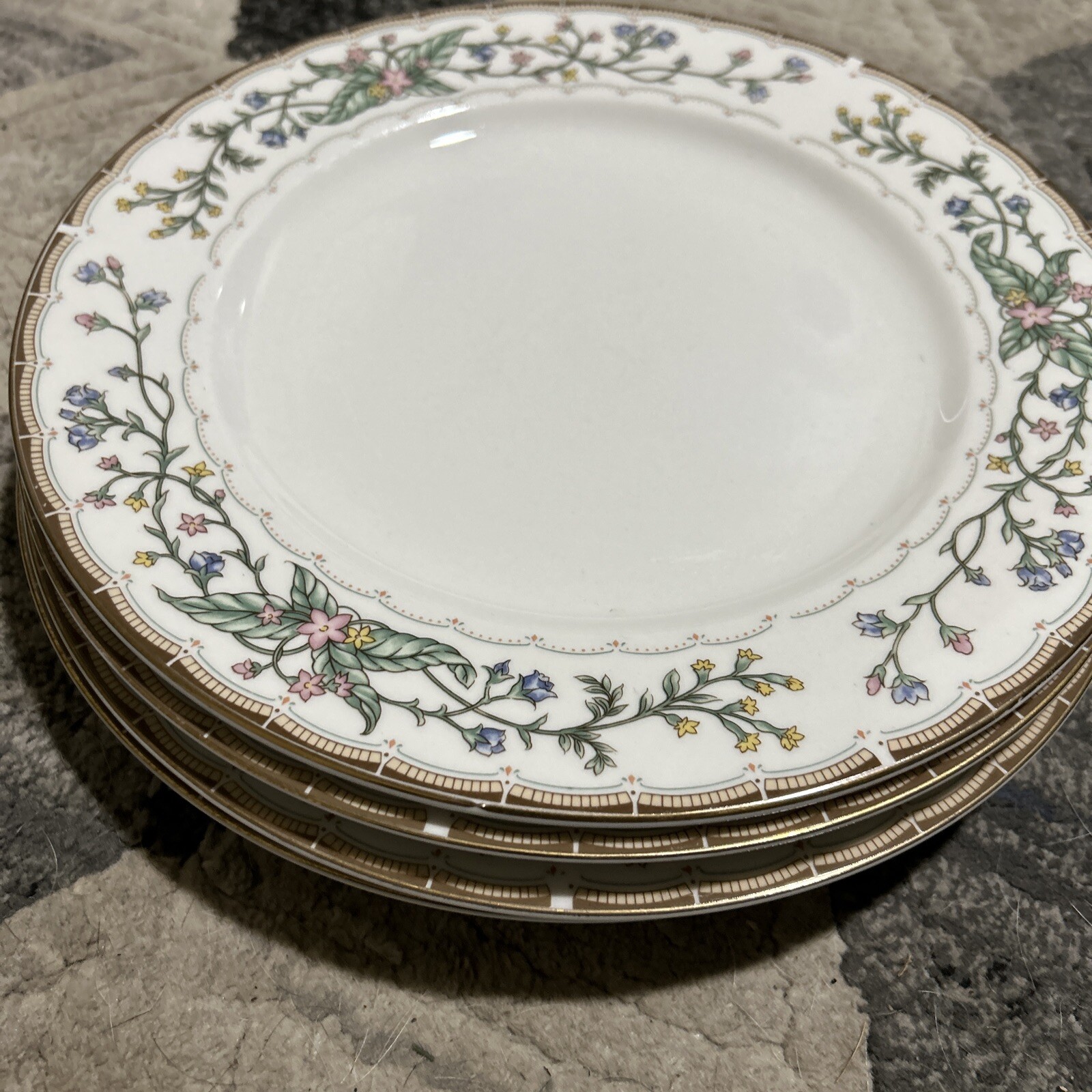 Farberware WELLESLEY 10 3/4" Dinner Plates - Set Of 4 Katherine ...