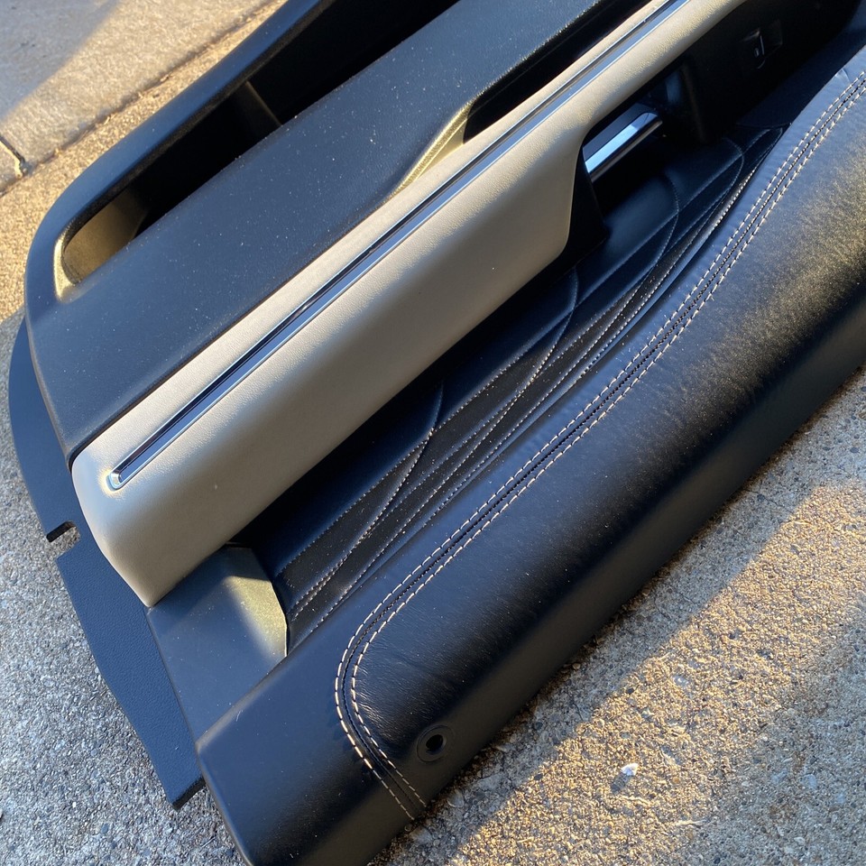 2021 Ford Expedition Platinum OEM Front Passenger Side Door Panel Right ...