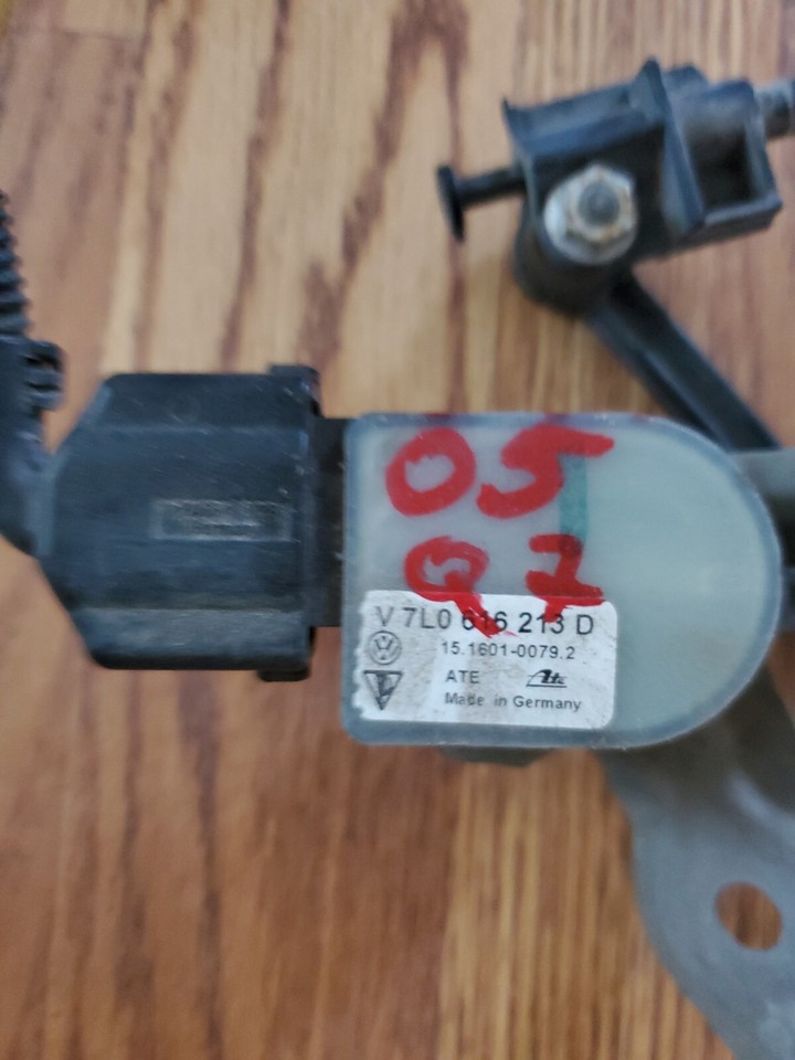 Genuine Front Left Suspension Headlight Level Sensor Audi Q7 Cayenne ...