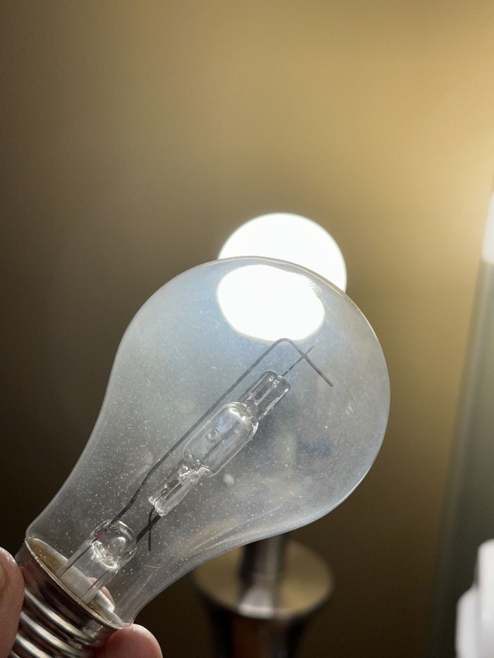 GE - Crystal Clear- 100 Watt Light Bulbs - 1 Pack/2 Bulbs - (READ ...