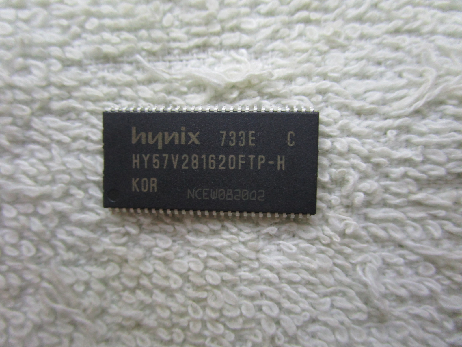 2pcs HY57V281G20FTP-H HY57V28162OFTP-H HY57V281620FTPH HY57V281620FTP-H ...