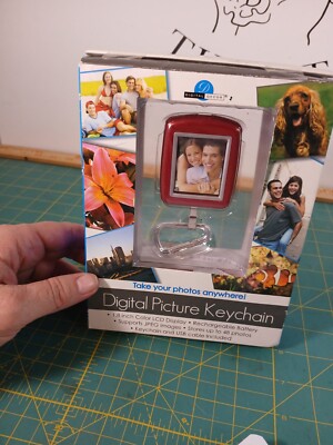 Digital Picture Keychain 1.8 inch Color LCD Display Rechargeable New in ...