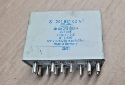 MERCEDES W201 W124 W202 Relais Blinklicht AHK 2018210247 60215003 ...