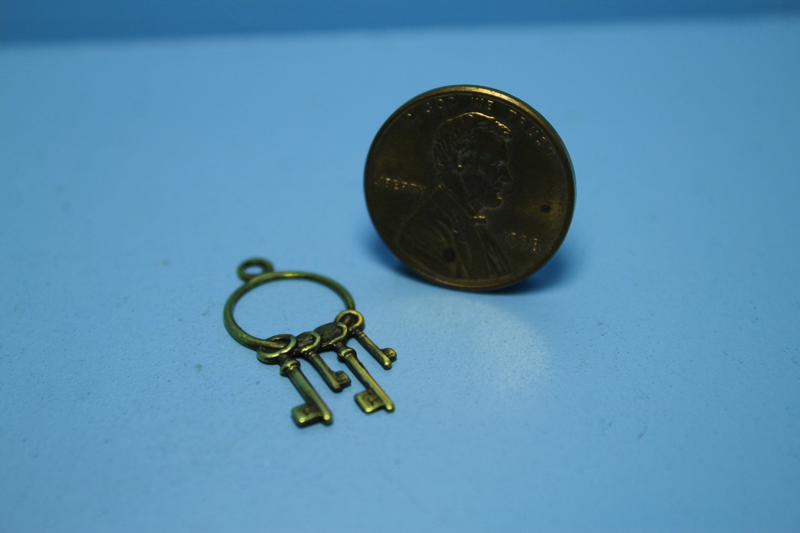 Dollhouse Miniature Metal Old Fashion Keys on Key Ring CAR1080 | eBay