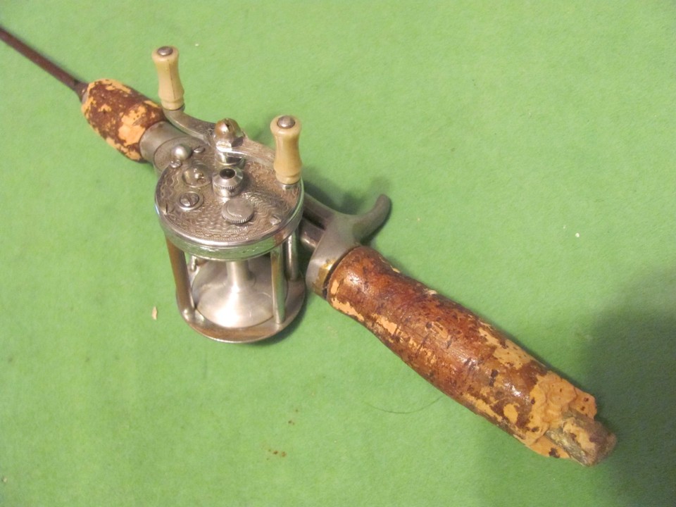 VTG. GEP 4' 0" One Piece Steel Casting Rod with Pflueger Summit ...
