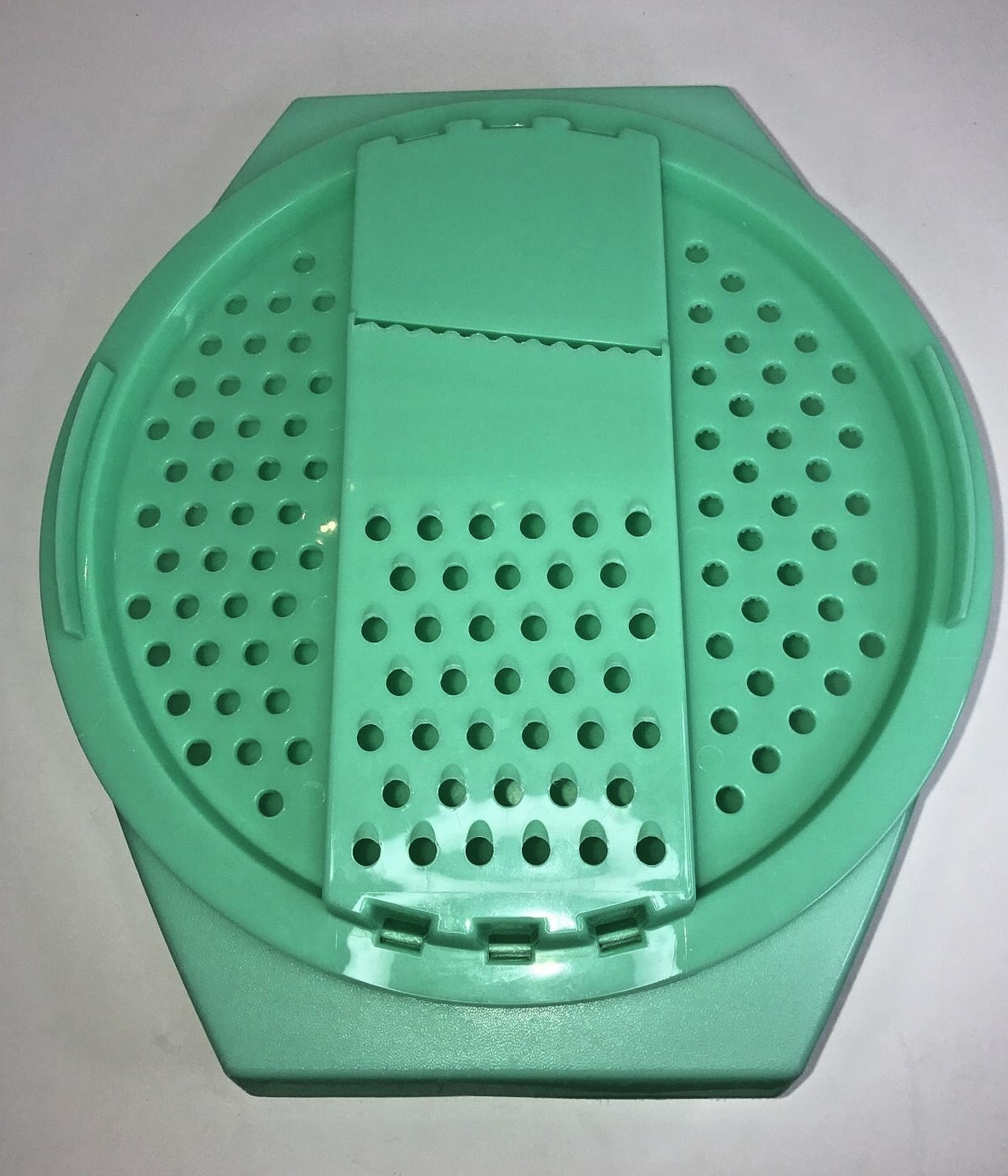 Tupperware Cheese Grater Jadeite Vintage 2 Pieces Bowl Grater 786-3 787 ...
