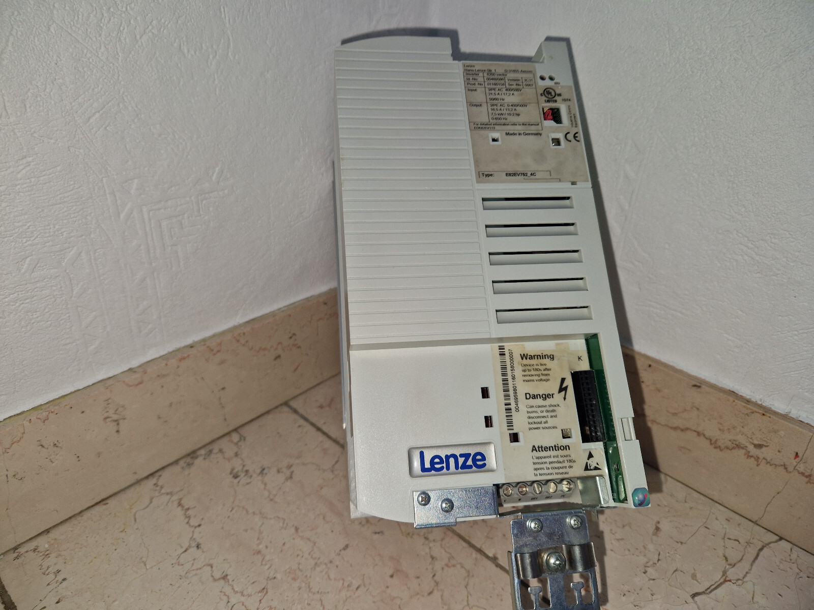 Lenze Vector 8200 E82EV752K4C 3-400V, 7,5kW E82EV752_4C generalüberholt ...