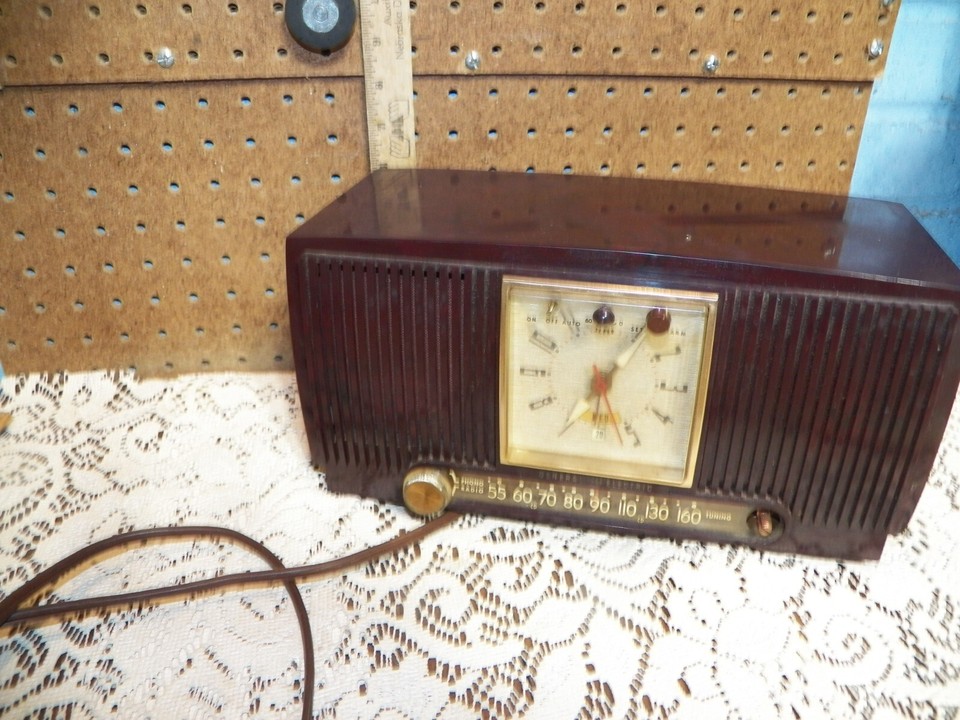 Vintage GENERAL ELECTRIC Model 577 Radio Alarm Clock - Works | eBay