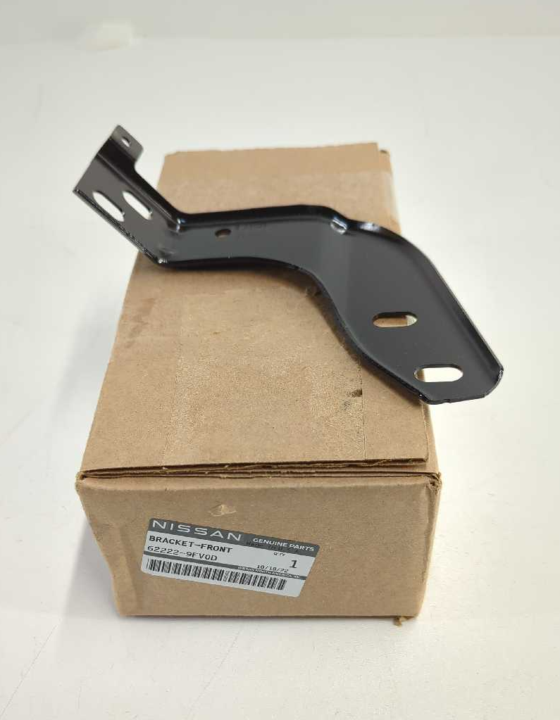 New OEM Genuine Nissan Front Bumper RH Bracket 2020-2024 Titan 62222 ...