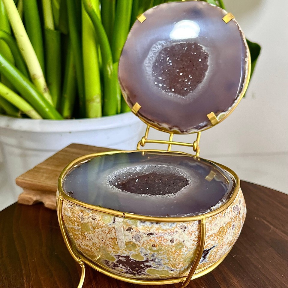 3.39lb Natural Agate Treasure Basin Quartz Geode Crystal Healing decor+stand | eBay