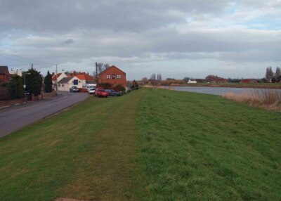Photo 6x4 The River Trent embankment West Butterwick East Butterwick ...