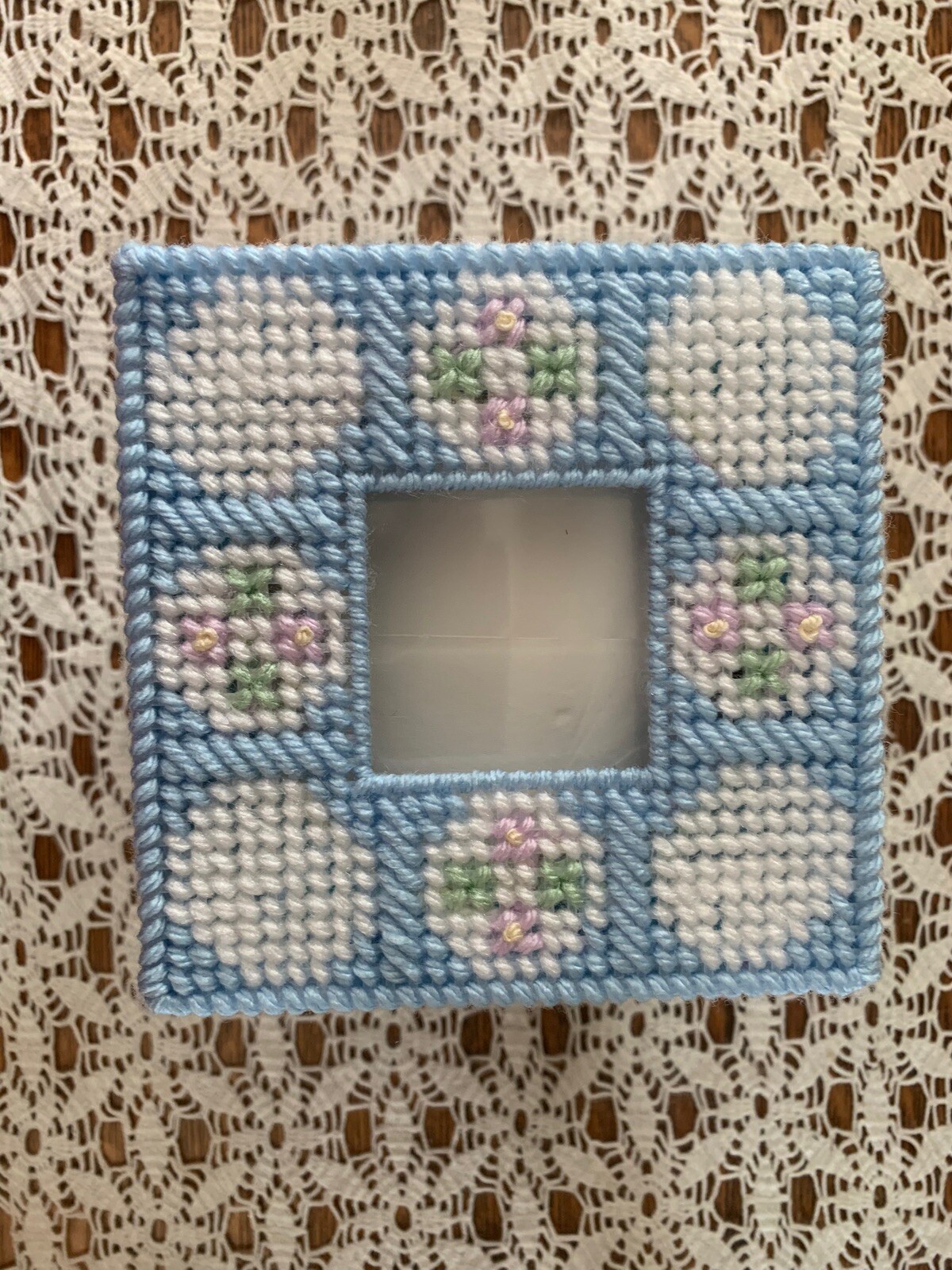 Handmade Needlepoint Plastic Canvas Tissue Box Cover - Posie Trellis | eBay