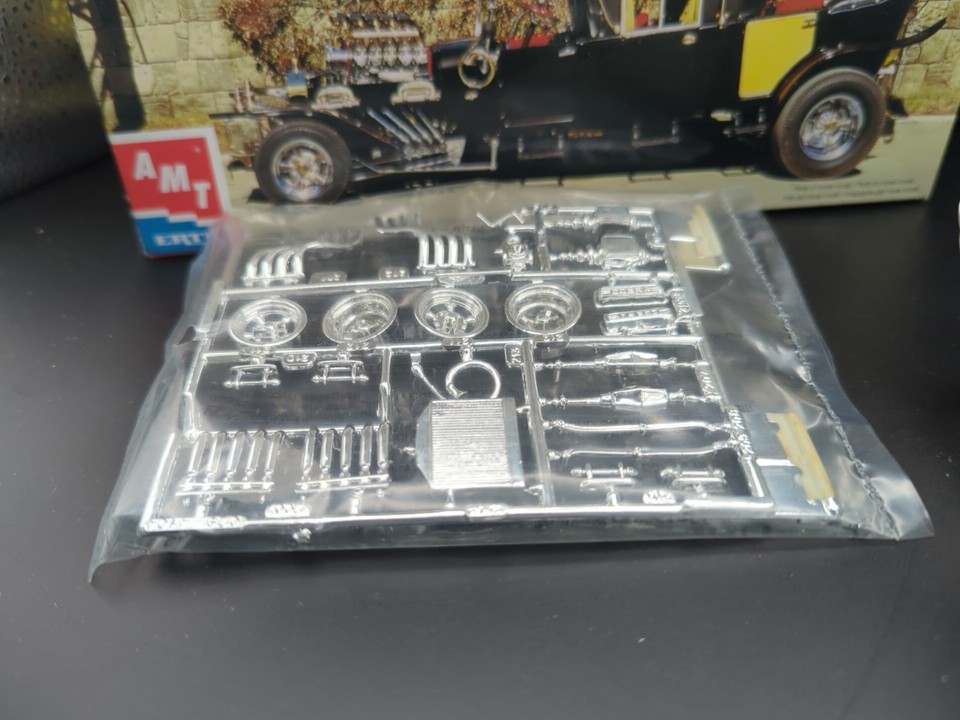 The Munsters Koach AMT/ERTL 1:25 Scale Plastic Model Kit 1999 Rare | eBay