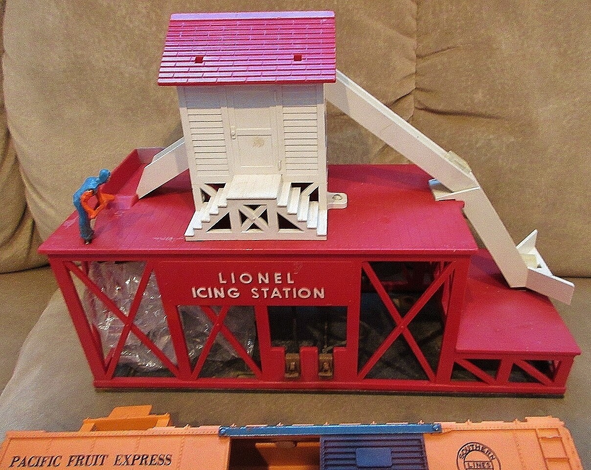 LIONEL #352 ICE DEPOT/W/6352 PFE REEFER ICE CUBES & 90C CONTROLLER | eBay