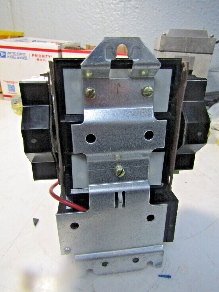 NEW GENERAL ELECTRIC MOTOR STARTER SIZE # 1 COIL 120VAC C184A OVERLOADS ...