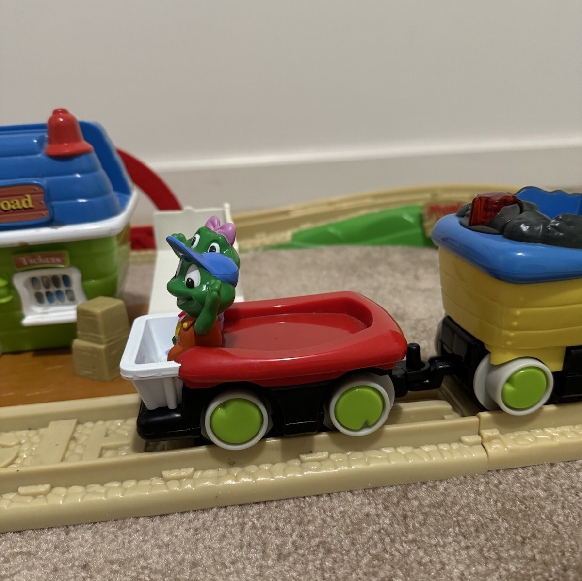 LeapFrog Leaps Phonics Railroad Alphabet Train & Track for sale online ...