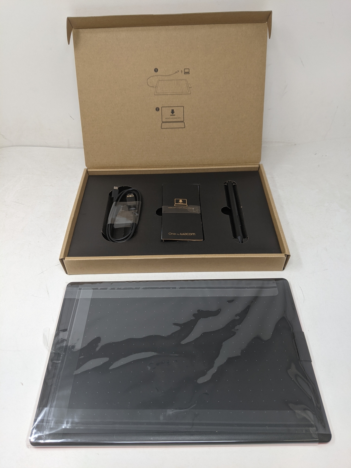 One by Wacom (2017) Medium Graphics Drawing Tablet (B4) 753218985828| eBay