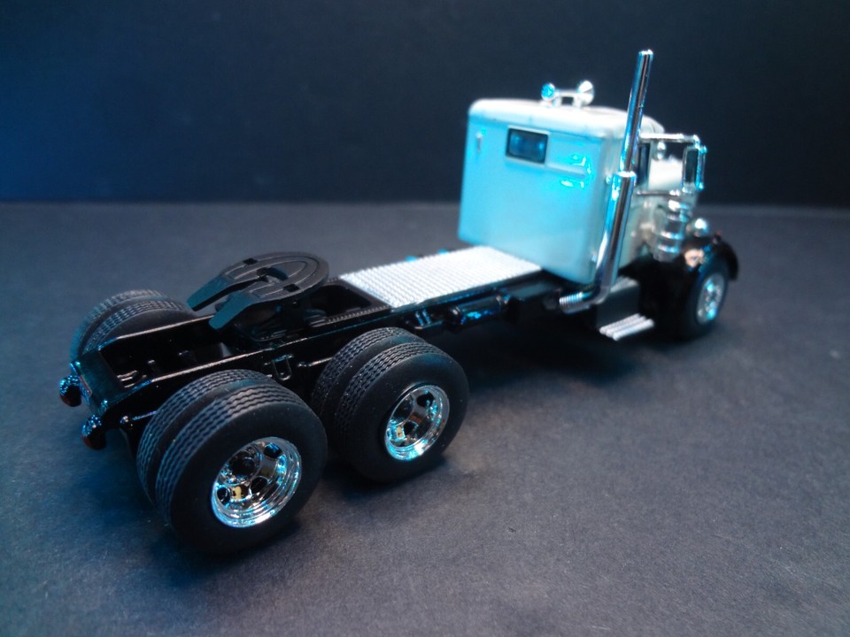 1:64 Scale 1955 Peterbilt 281 Semi Truck – White iXO Diorama | eBay