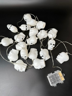 Battery Operated 20 Skull LED String Lights - 8 Lighting Options ...