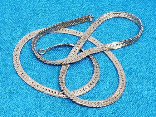 30" Brushed Silver Tone Herringbone Lay Flat Chain Necklace Vintage ...