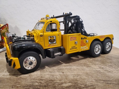 First Gear NAPA 1960 Mack B-61 Wrecker Tow Truck - 1:25, FG2002 - 49 ...