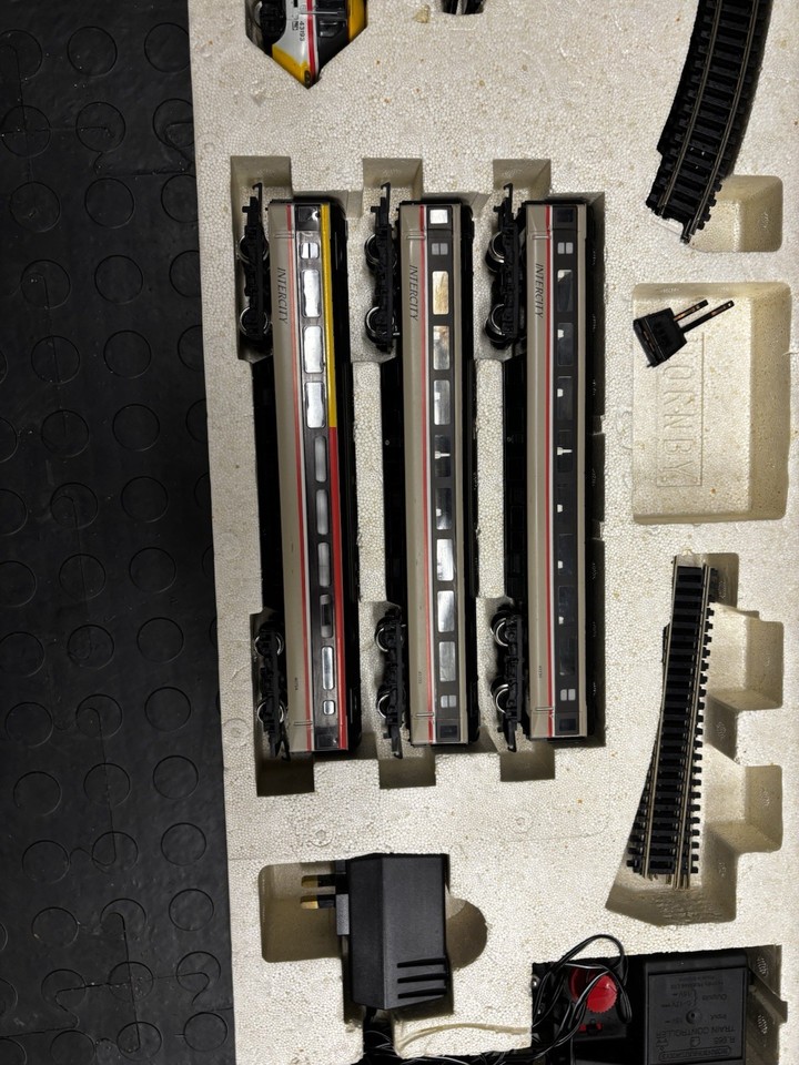 Hornby Intercity 125 Electric Train Set R706 HST. | eBay UK