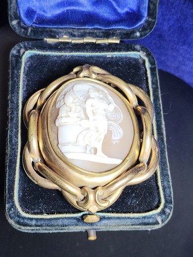 ANTIQUE VICTORIAN LARGE CARVED SHELL CAMEO BROOCH - Hebe feeding Zeus ...