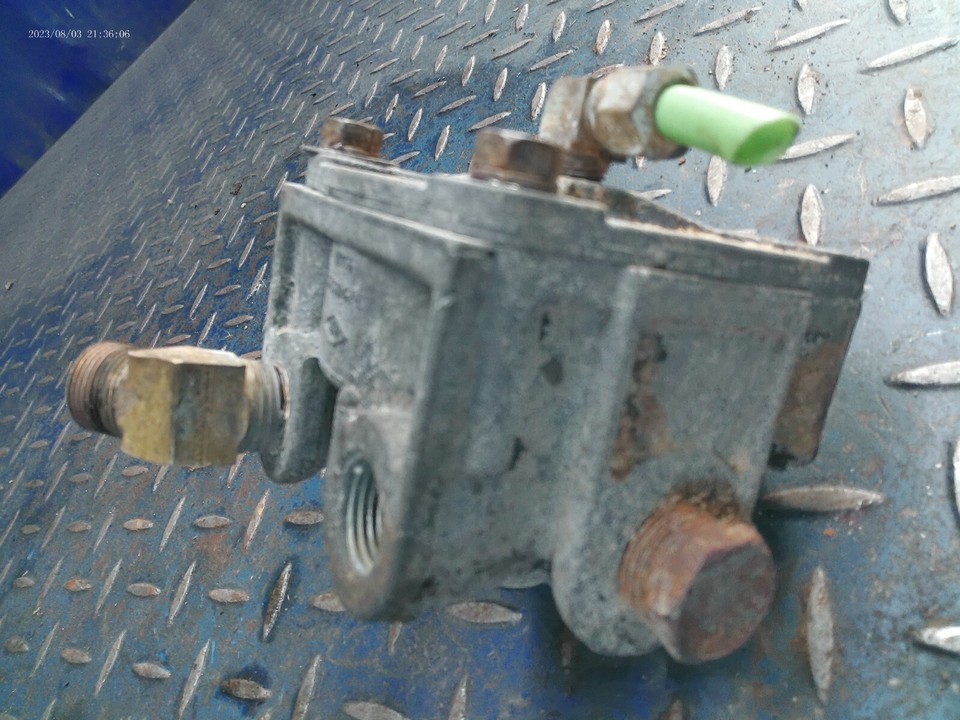 BENDIX AIR BRAKE RELAY VALVE P/N: T-294859-D | eBay