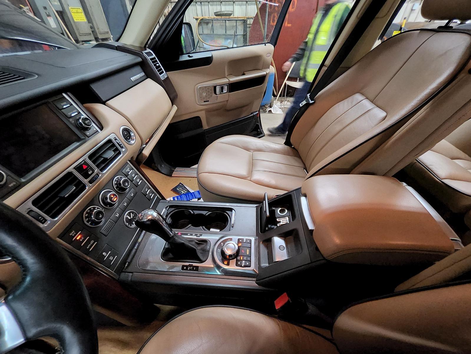 Used Front Lower Center Console fits: 2011 Land rover Range rover floor ...