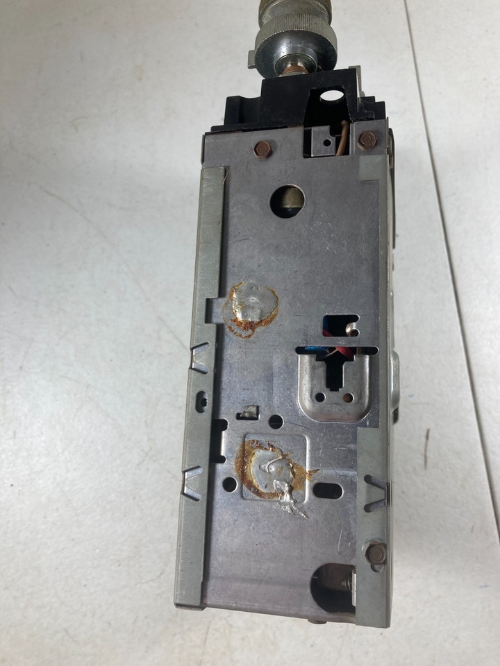 1970s General Motors Delco AM/FM Radio, Model: GM 2700-M #16001700 S/N ...