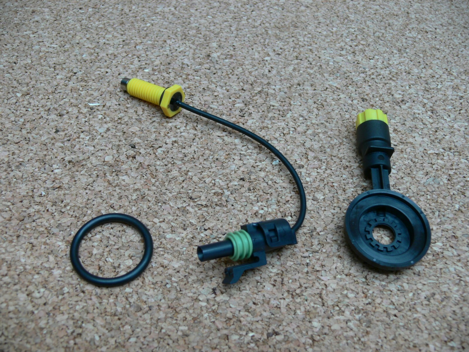 GENUINE LAND ROVER FUEL WATER DETECTOR SENSOR LR3 LR4 ROVER SPORT ...