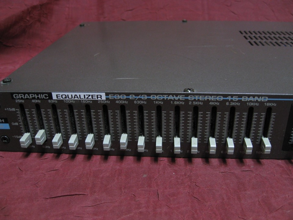 Samson E30, 2/3 Octave Stereo 15 Band Graphic Equalizer, Eq, Rack mount ...