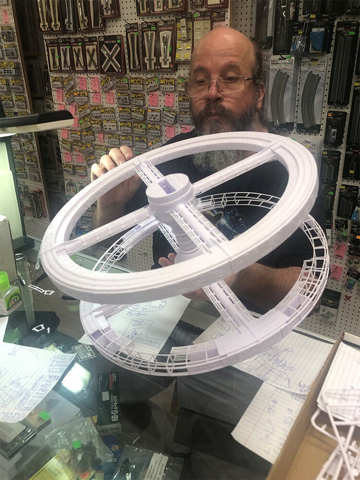 2001: A Space Odyssey Space Station V "Space Wheel" 1/2600 Model Kit ...