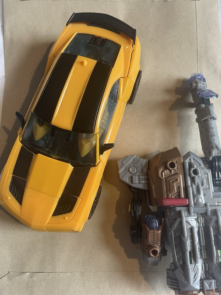 Hasbro Transformers DOTM Bumblebee Leader Class 2011 Dark of the Moon ...