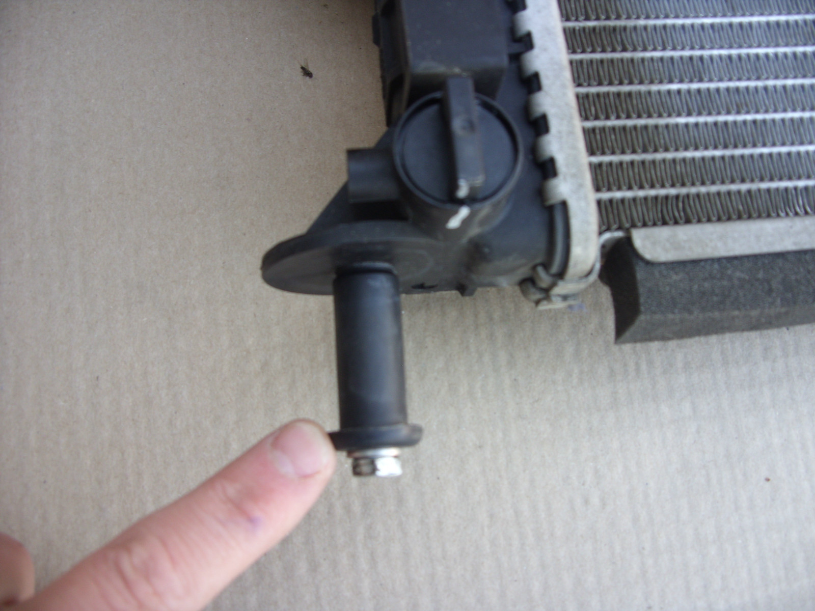 GENUINE VOLVO XC60 WATER RADIATOR PART NUMBER 31368361 TO FIT 2009 TO ...