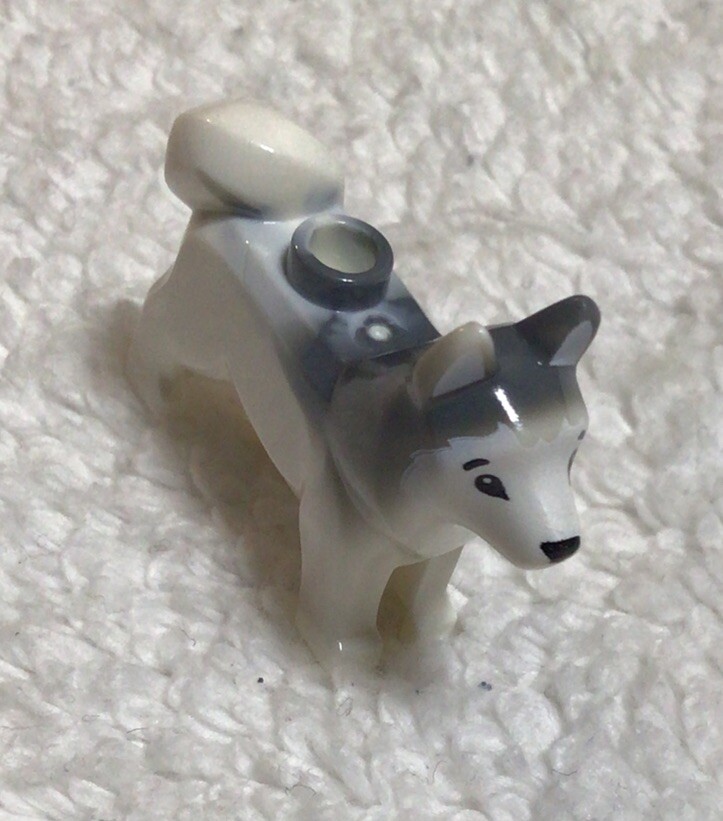 LEGO Minifigure Husky Dog - Adorable black Eyes -Very Rare Figure ...