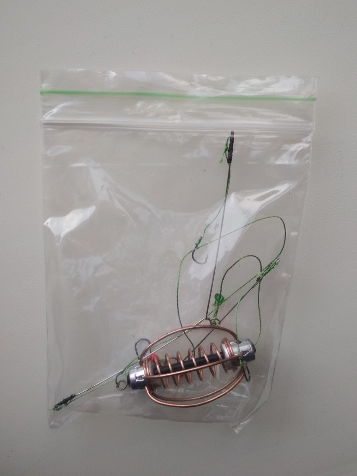 20 pcs Ready fishing tackle feeder carp fishing 3 hooks spring feeder ...