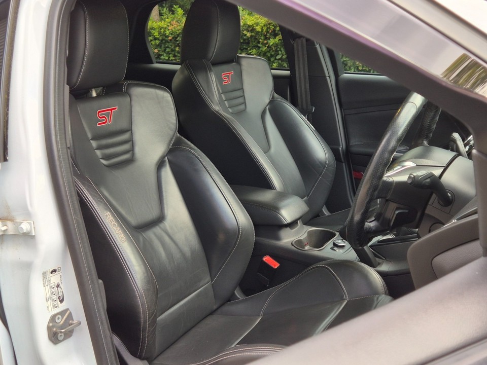 Ford Focus MK3 ST-3 MSD 300 BHP Mountune Extras Very High Spec PHAT ...