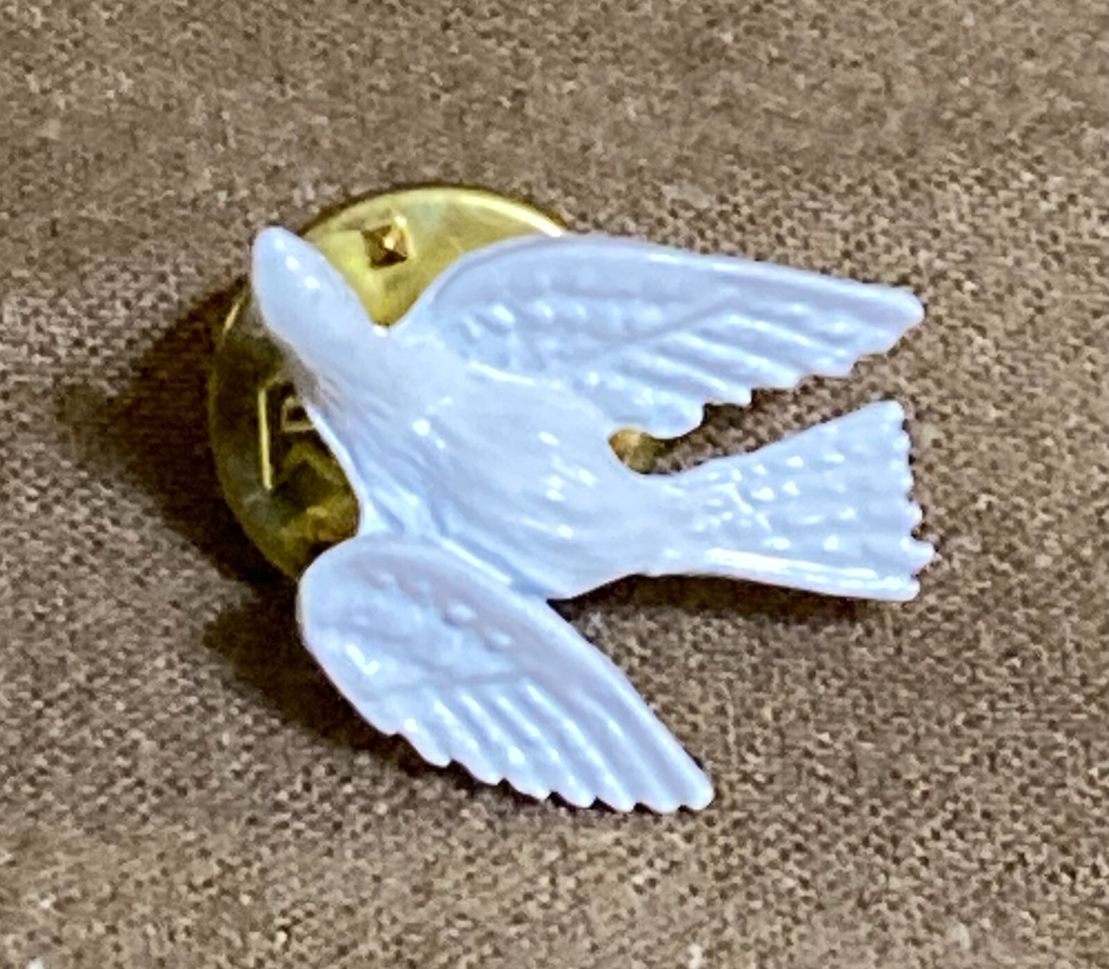 White Dove Peace Bird Plastic Lapel Pin 1” C173-36 | eBay