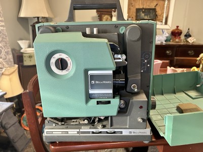 Vintage BELL & HOWELL 16mm Movie PROJECTOR FILMOSOUND Model 1585 for ...