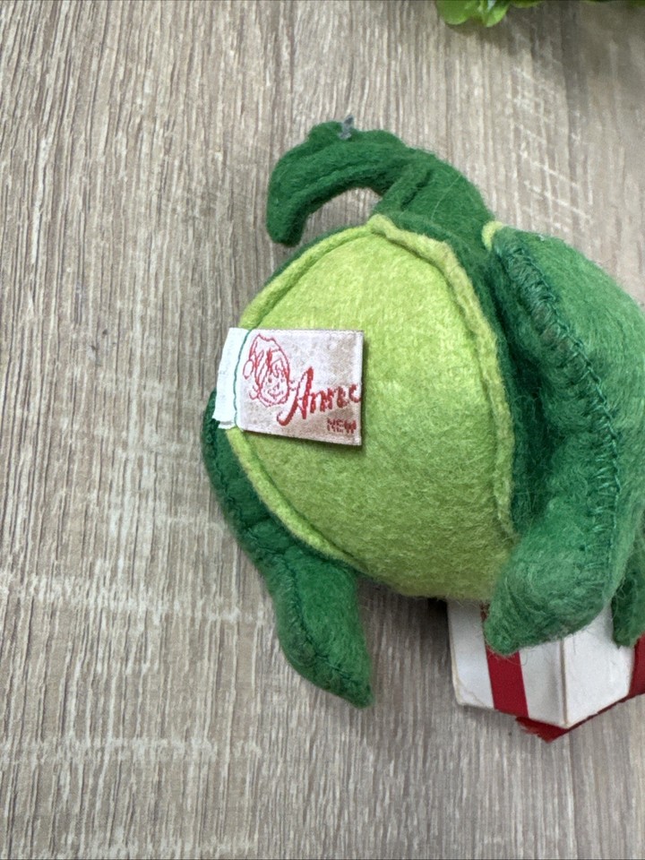 Vintage ‘90 Annalee Christmas Poseable Dragon Dinosaur With Santa Hat ...