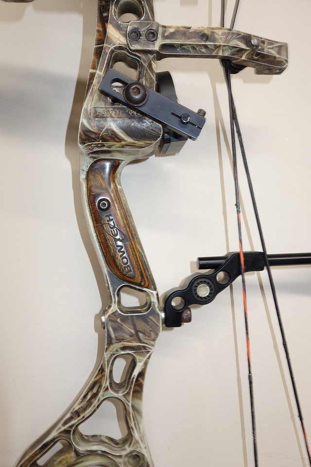 Compound Bow Bowtech "The General " Left Handed | eBay